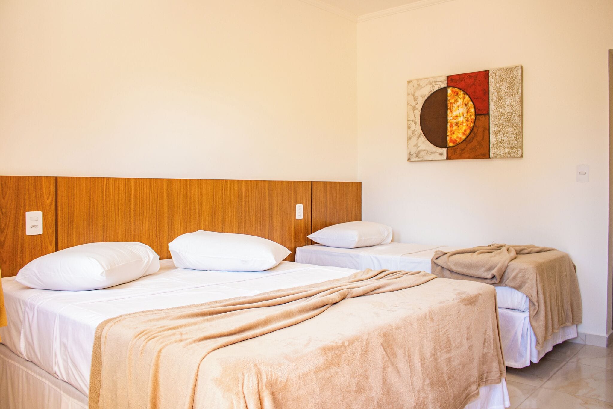 Quarto Triplo Básico | Secretária, Wi-fi grátis 
