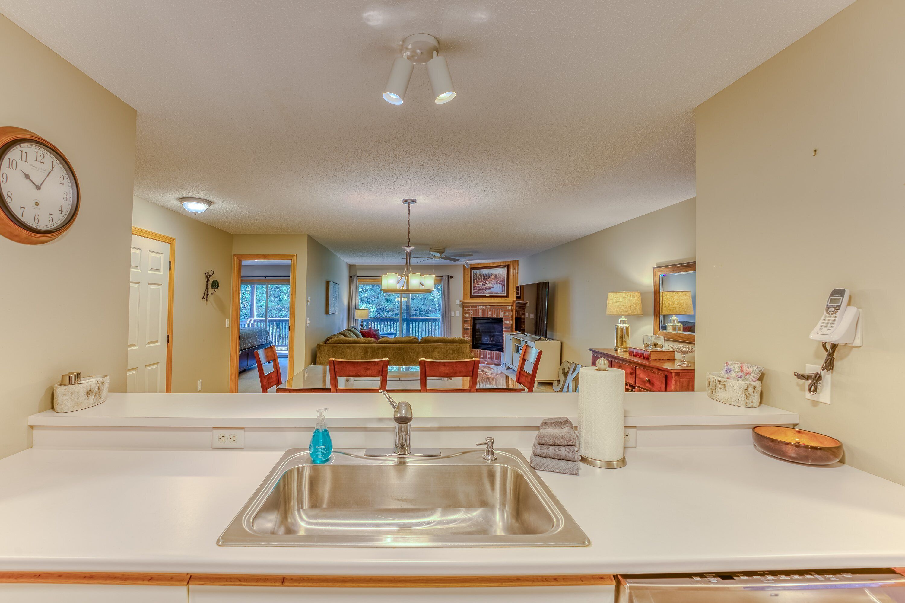 S42 Well Appointed Bretton Woods Condo With Deck, Fireplace & Easy Access To Area Activities - Crawford Notch State Park, Hart's Location