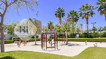 Área de recreio para crianças (ao ar livre)