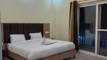 Quarto Duplo Deluxe | Secretária, secretária adequada para computadores portáteis