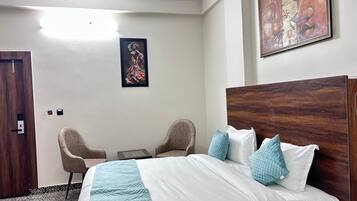 Secretária, secretária adequada para computadores portáteis