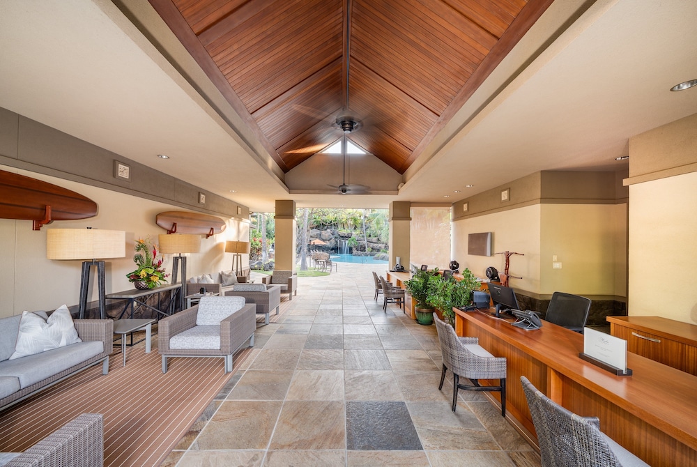 HLR 93-3 Experience luxury in this 3BR condo at Hoolei Residences ...