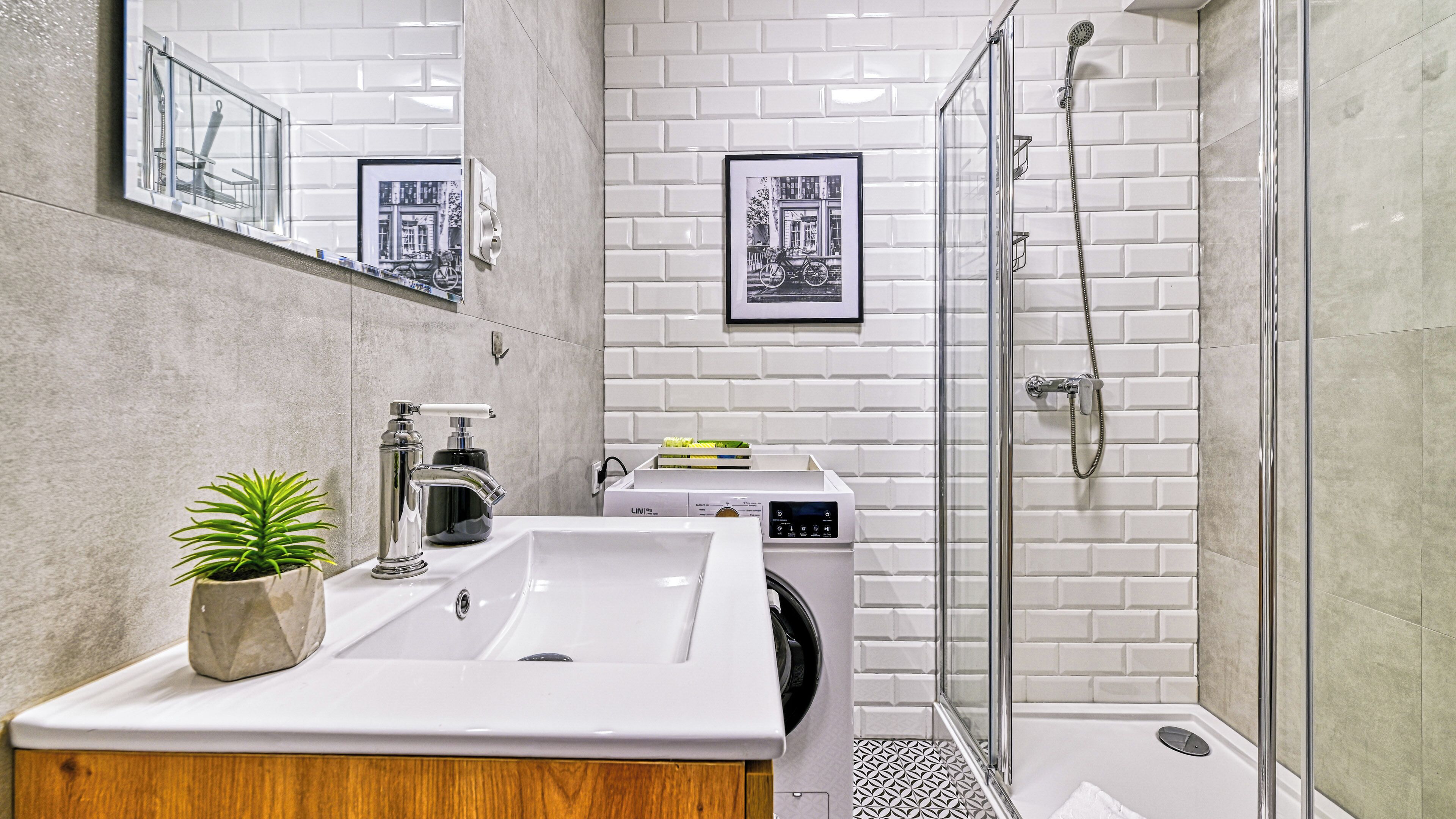 Apartamento (5) | Casa de banho | Um polibã, toalhas fornecidas 