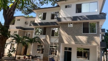 Fachada da propriedade