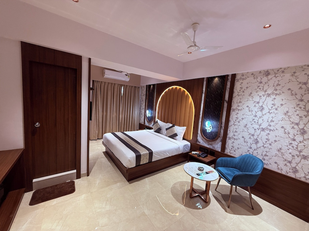 Hotel Saffron Grand Thane - Thane