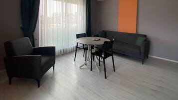 Apartamento, varanda | Sala de estar