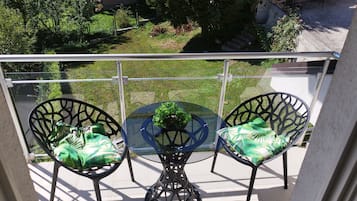 Apartamento de Luxo, varanda, vista para o jardim | Vista da varanda