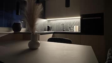 Apartamento de Luxo, varanda, vista para o jardim | Cozinha privada