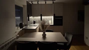 Apartamento de Luxo, varanda, vista para o jardim | Cozinha privada