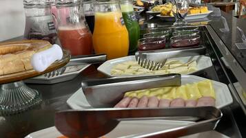 Pequeno-almoço tipo buffet diário incluído