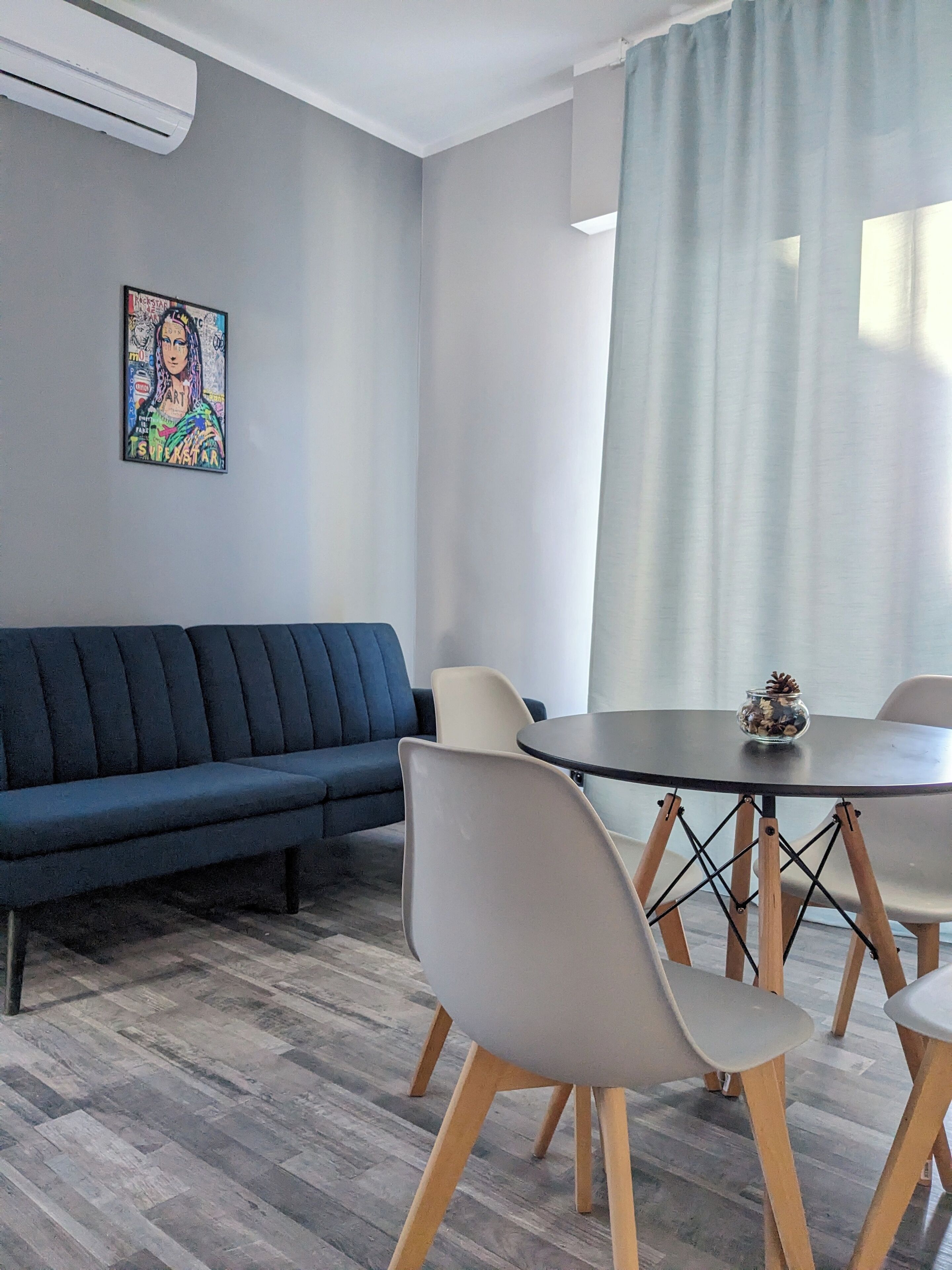 Apartamento Comfort em Condomínio Fechado, varanda, Vista para a cidade | Sala de estar