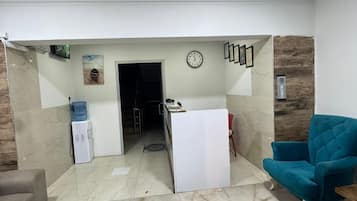 Estúdio econômico, sacada, vista para a cidade | Área de estar