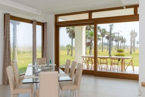 Pequeno-almoço tipo buffet diário incluído 