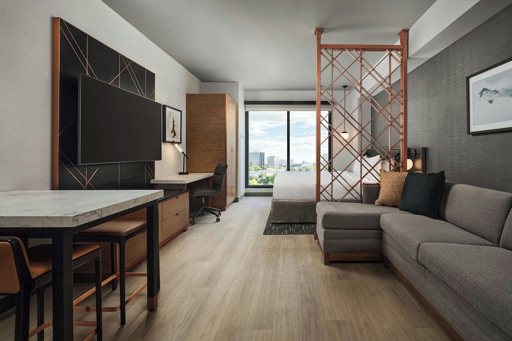 Apiary Hotel Belleview Station - Highlands Ranch, CO