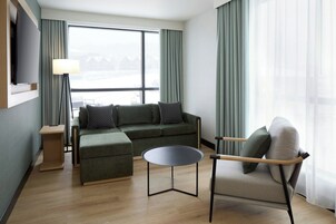 Televisor de 150 cm com canais via satélite 