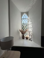 Quarto Triplo, vista para o jardim | Secretária, secretária adequada para computadores portáteis 