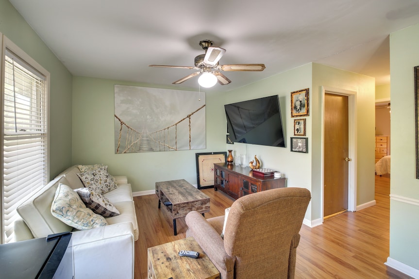 Dog Friendly! Hot Springs Condo W/ Private Balcony - Desoto Beach, Hot Springs Village