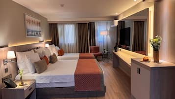 Quarto Familiar | Cofre com capacidade para portátil, cortinas/cortinados opacos