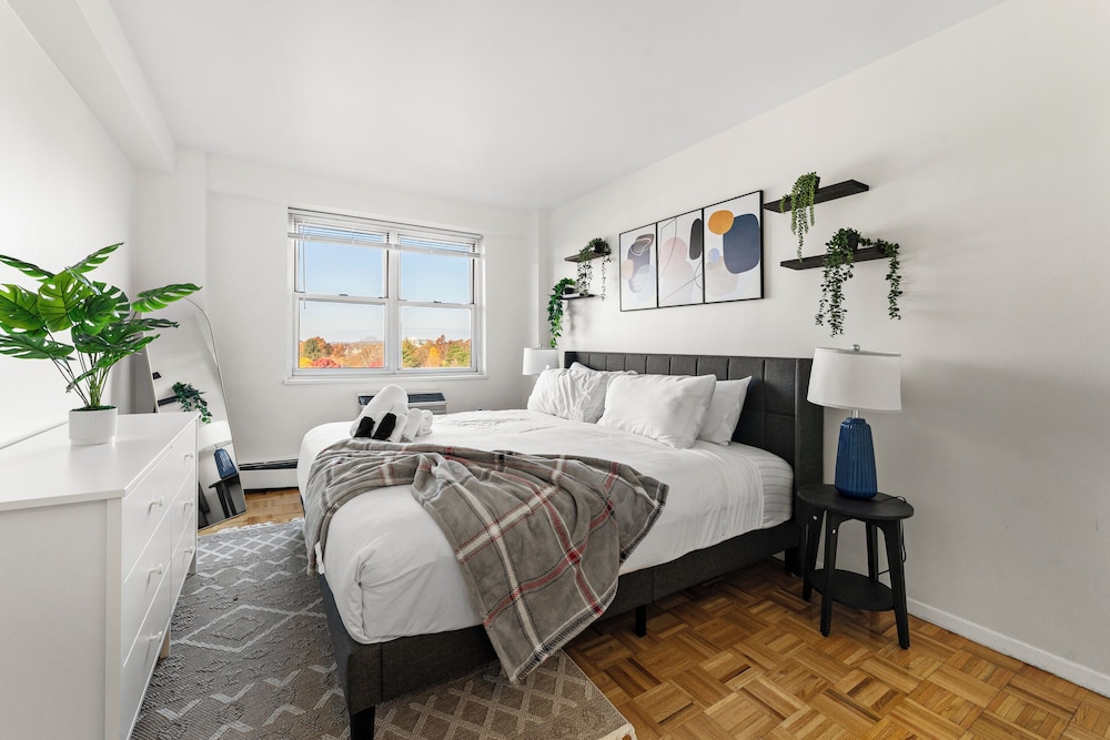 Furnished Apartment Near Longwood - Brookline