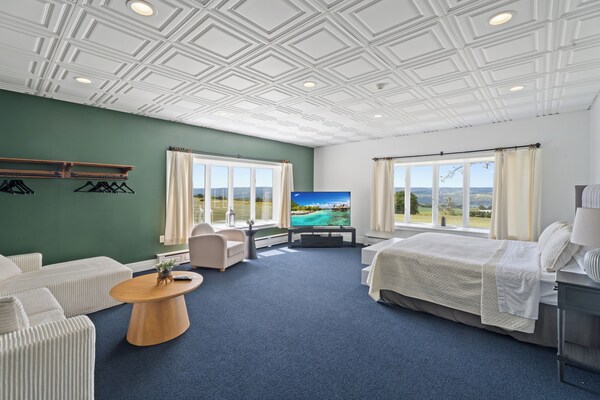 Diamond On Seneca - State of New York