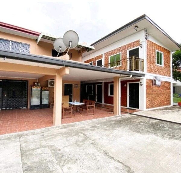 Oyo 91257 Classic Homestay Keningau - Tenom