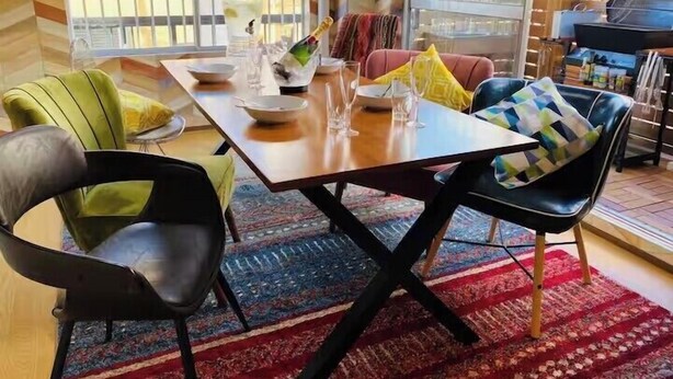 Apartamento Deluxe, Vista para a cidade | Sala de estar