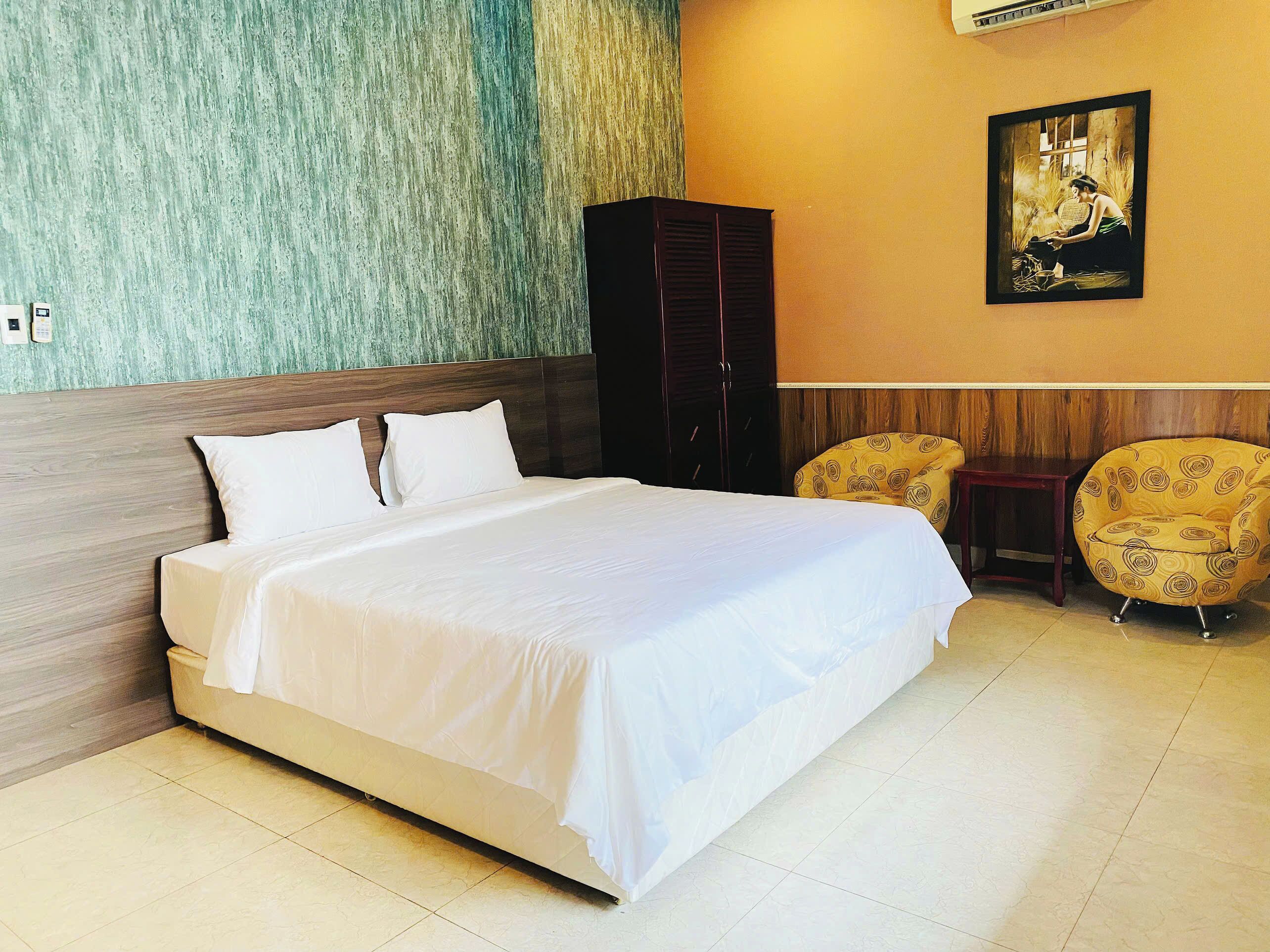 Quarto casal luxo, vista para o jardim | Cortinas blackout, Wi-Fi de cortesia