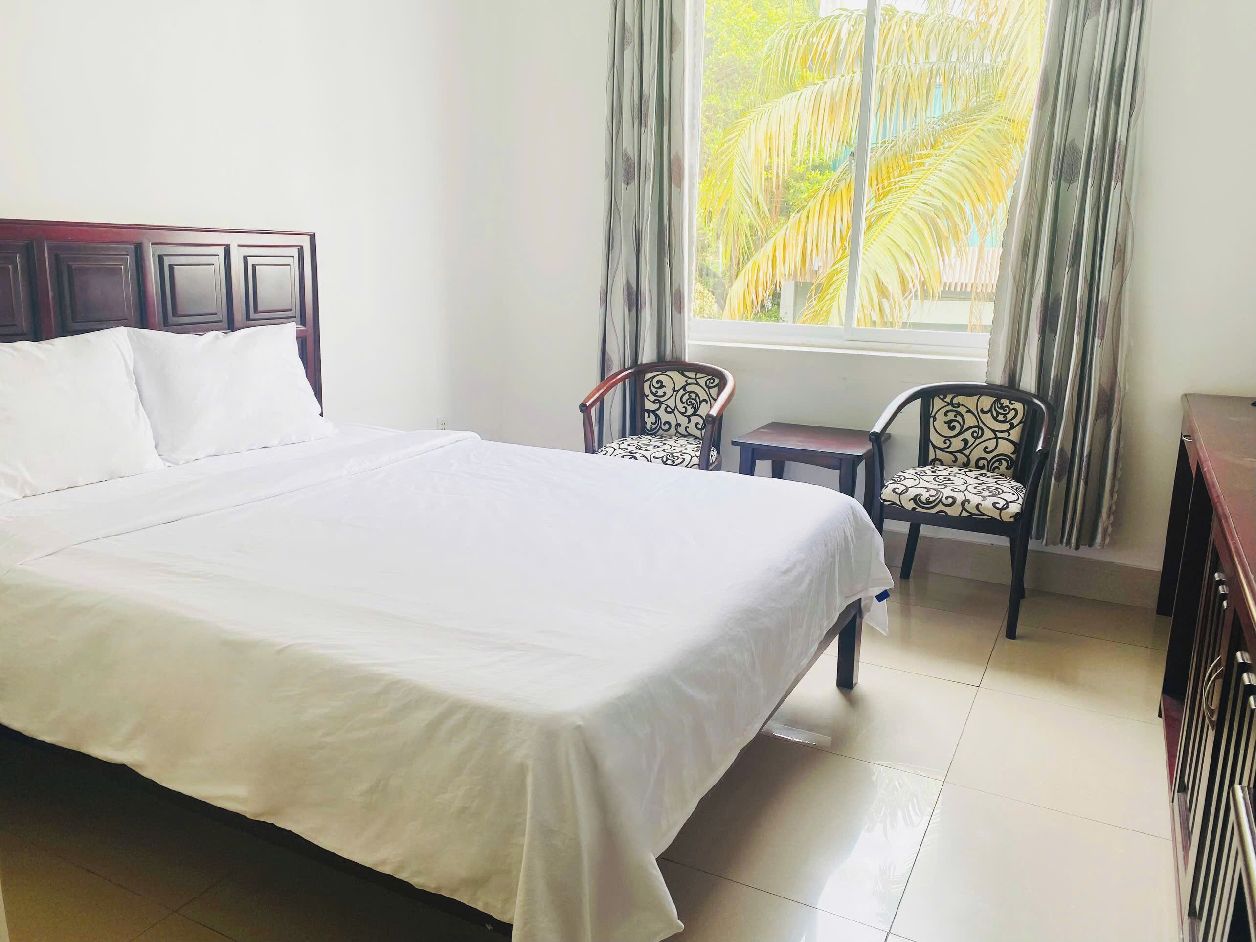 Quarto casal superior | Cortinas blackout, Wi-Fi de cortesia