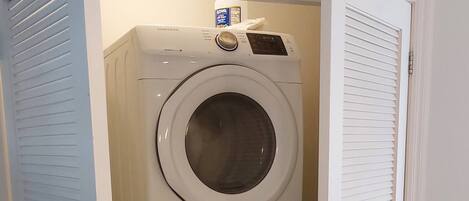 Casa, 4 quartos, sacada, vista para o jardim | Parte interna