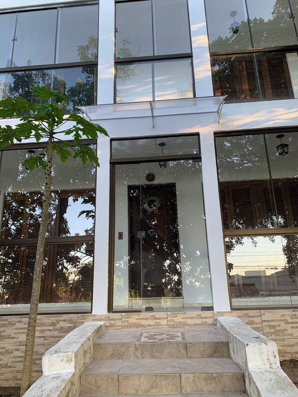 Spacious apartment in the south zone with a beautiful view. Reviews ...