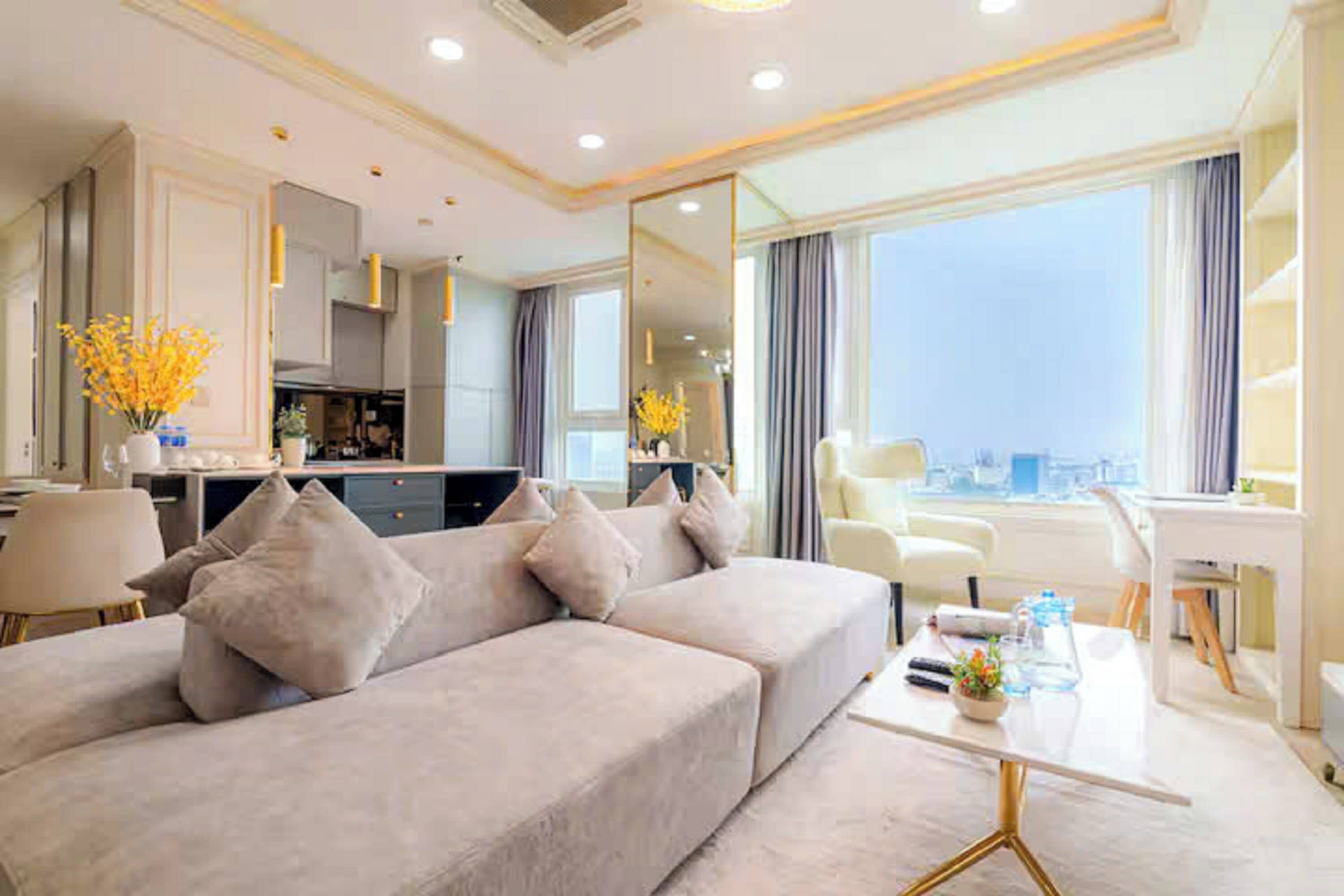 Suite Familiar, 3 quartos, acesso ao Club Lounge, Vista para a cidade | Lençóis de algodão egípcio, roupa de alta qualidade, edredões de penas 