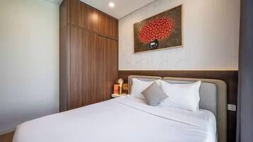 Suite Royal, 2 quartos, acesso ao Club Lounge, Vista para a cidade | Lençóis de algodão egípcio, roupa de alta qualidade, edredões de penas