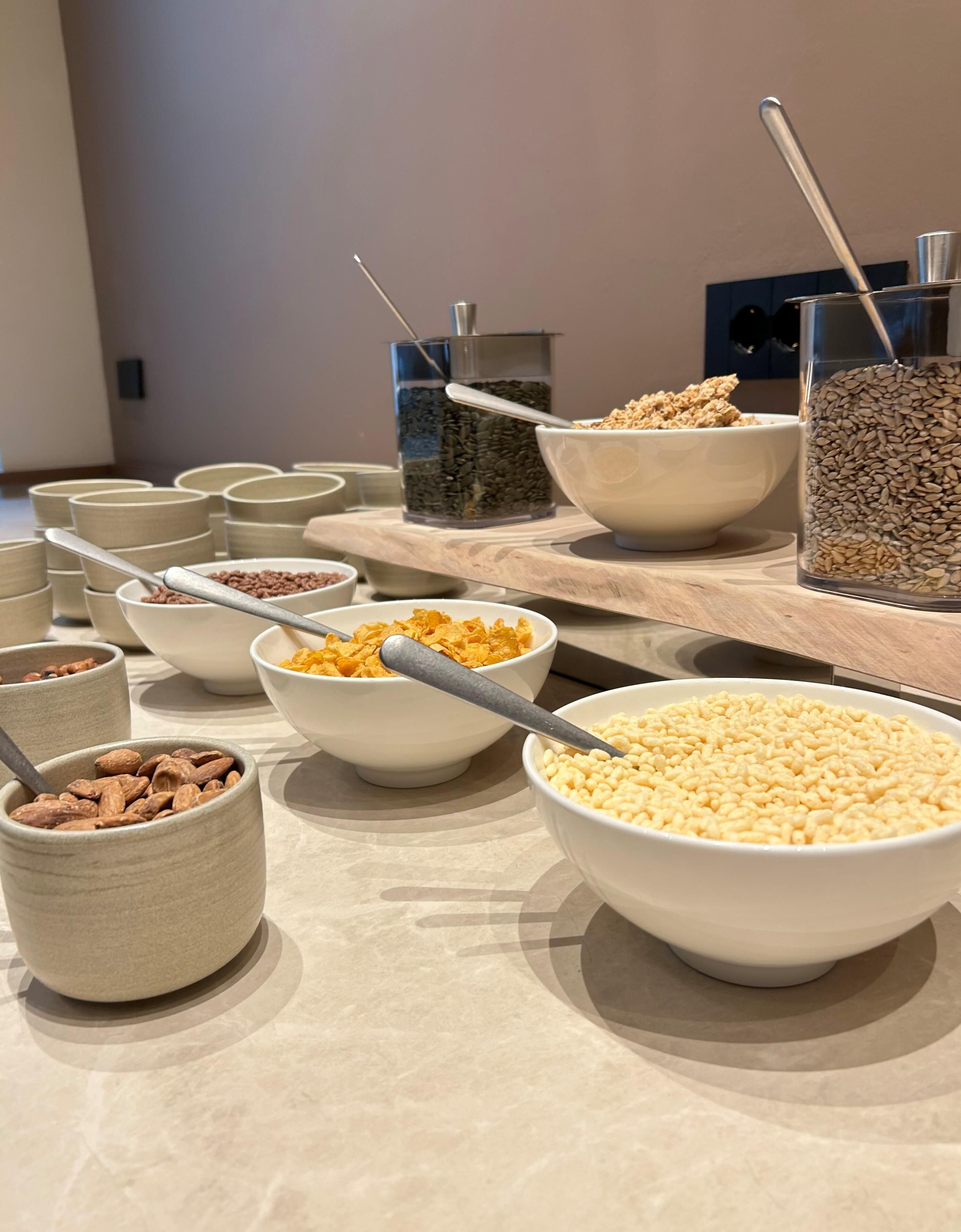 Pequeno-almoço completo diário (35 EUR por pessoa) 