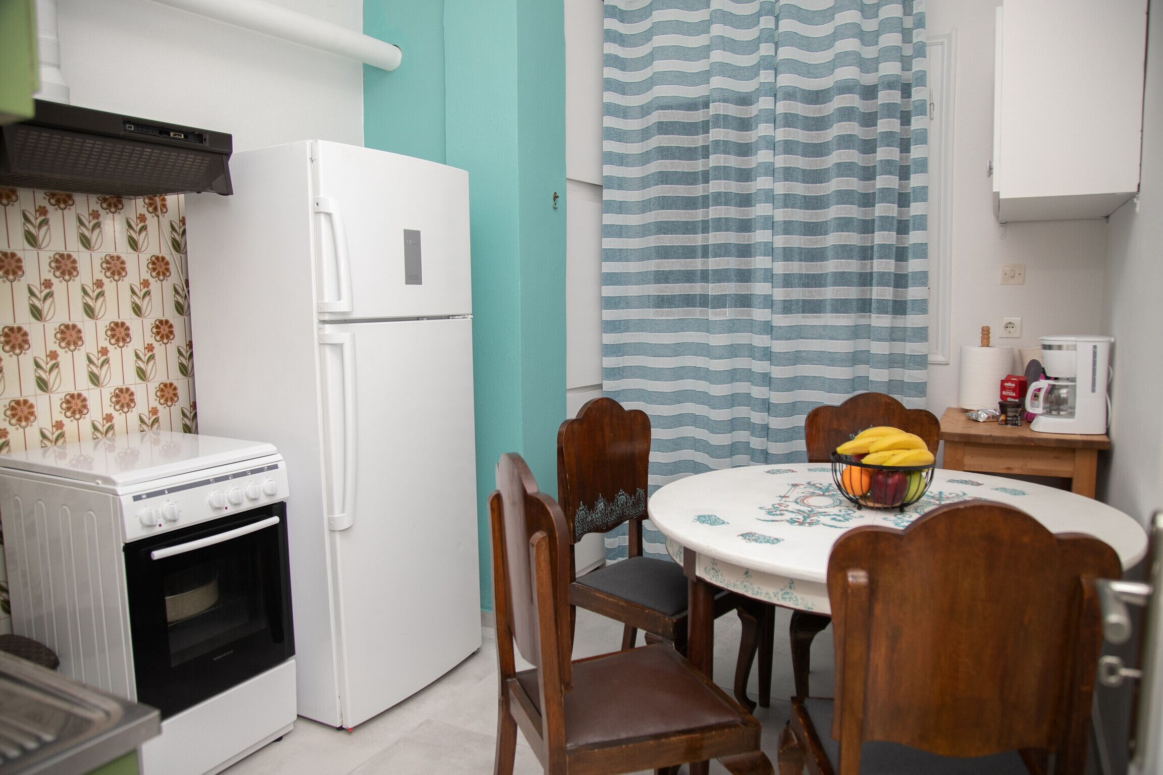 Apartamento, 3 quartos, terraço, vista para o mar | Cozinha privada | Um micro-ondas, uma cafeteira/bule, uma cadeira de bebé 