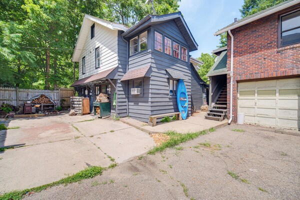 7 Mi To Cuyahoga Valley Np: Walkable Apt! - Akron, OH