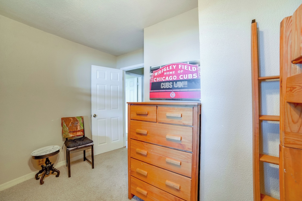 Family Retreat On Cedar Creek Lake! Dock & Views - Trinidad, TX