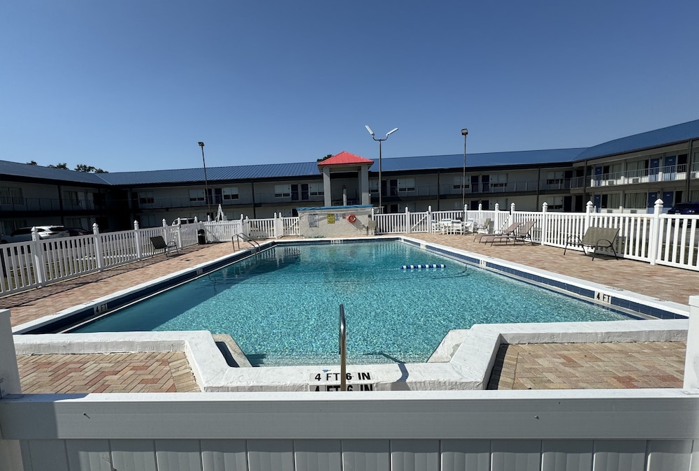 Englewood Inn & Suites - Manasota Key, FL