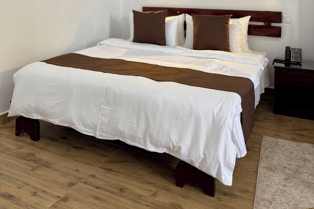 Quarto standard, sacada, vista para o resort | Escrivaninha, espaço de trabalho para notebook, Wi-Fi de cortesia