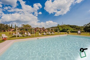 Piscina externa sazonal