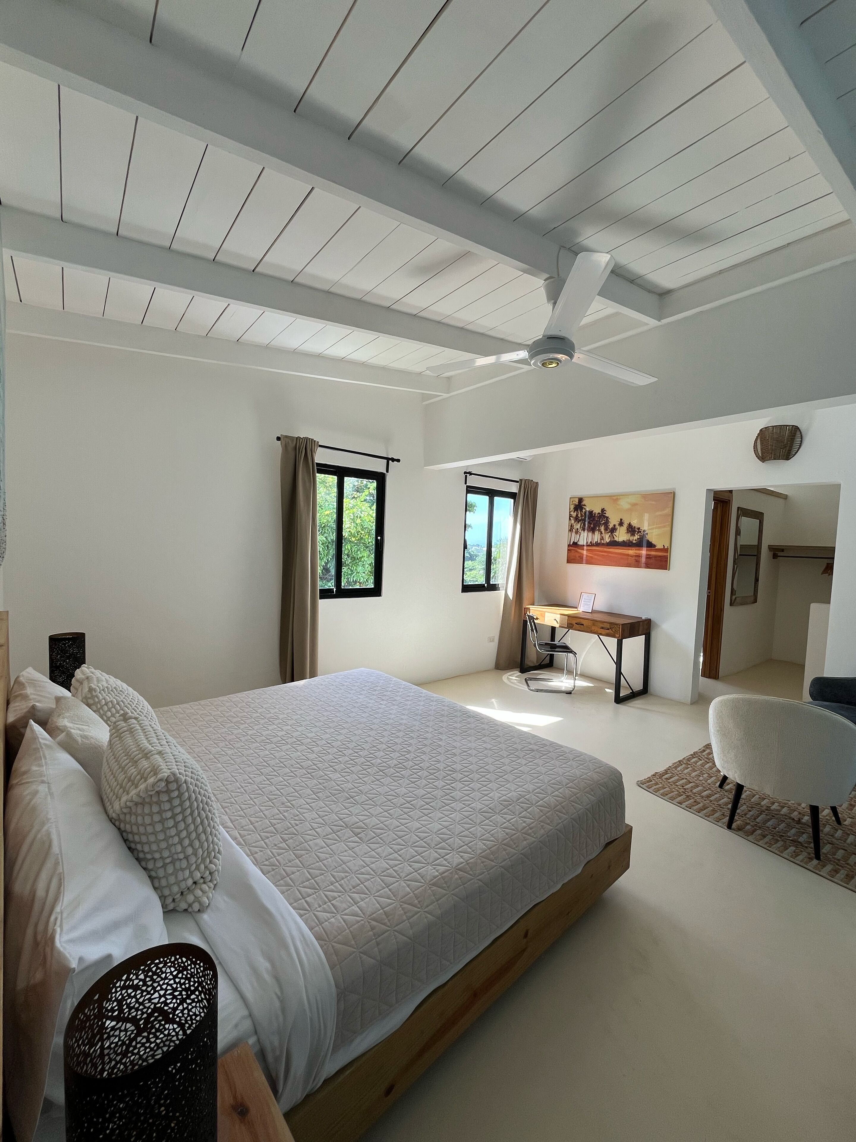 Suíte conforto | Berço de viagem, Wi-Fi de cortesia, roupa de cama