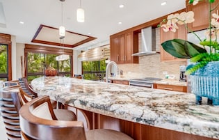 Condo, 2 quartos (216) | Cozinha privada | Geladeira, micro-ondas, fogão, cooktop