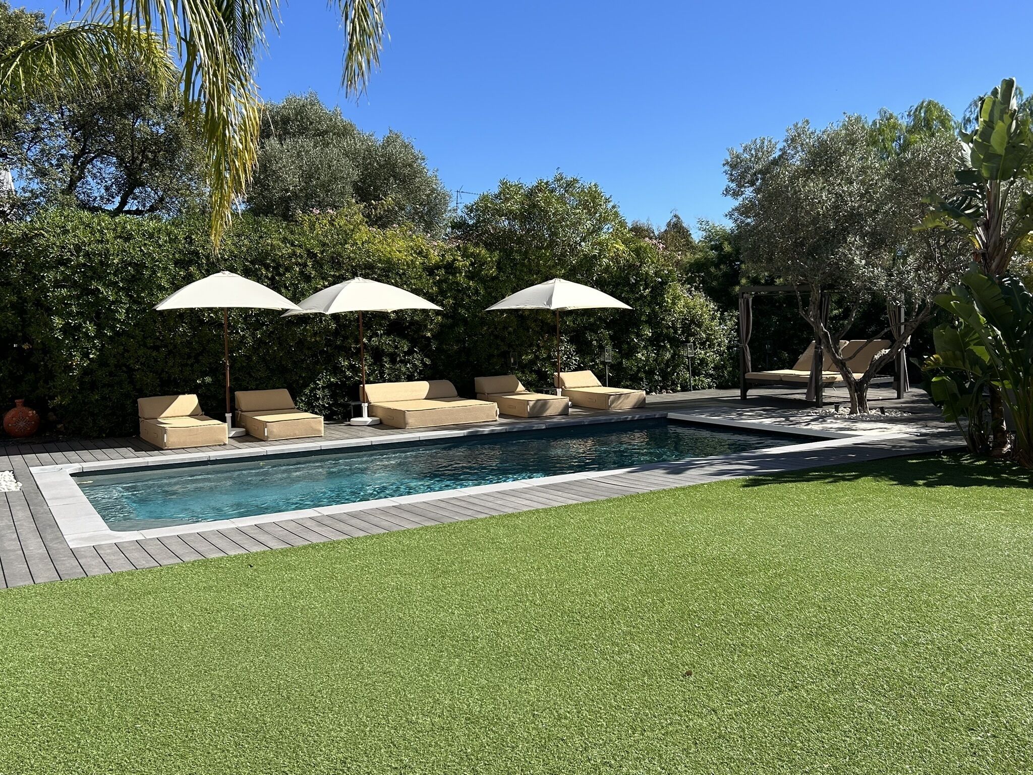 Piscina exterior sazonal 