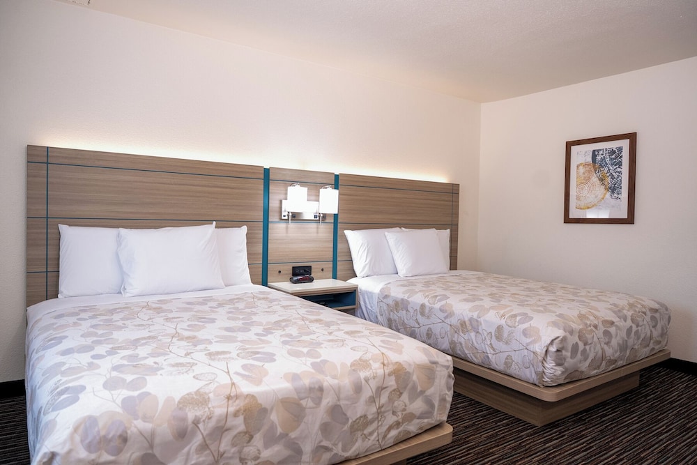 Lemon Heights Inn - Tustin, CA