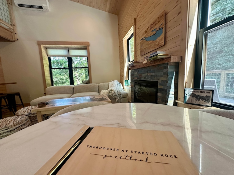 Treehouse 2 - Treehouses At Starved Rock - Illinois