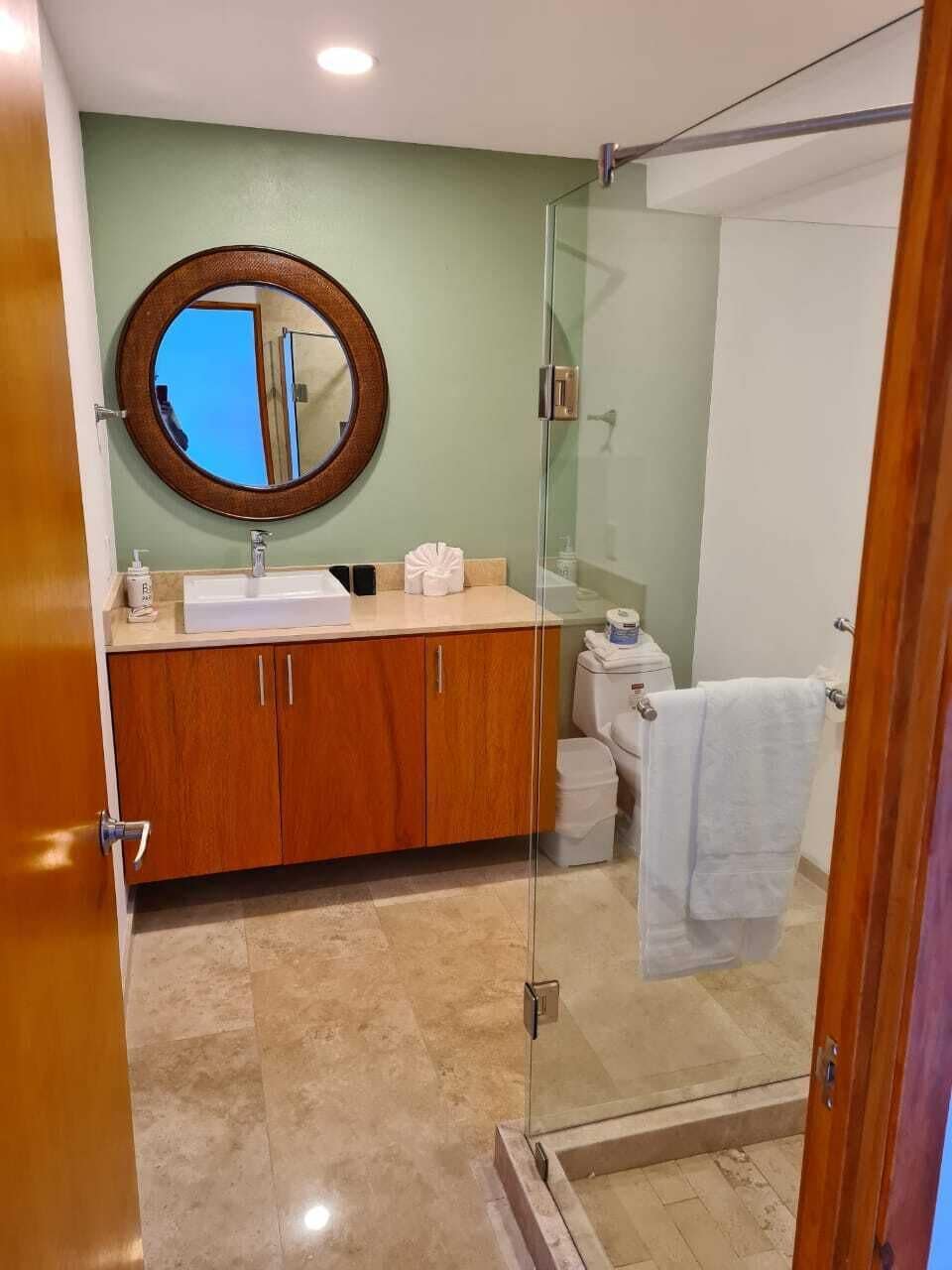 Roupas de cama premium, cofres nos quartos