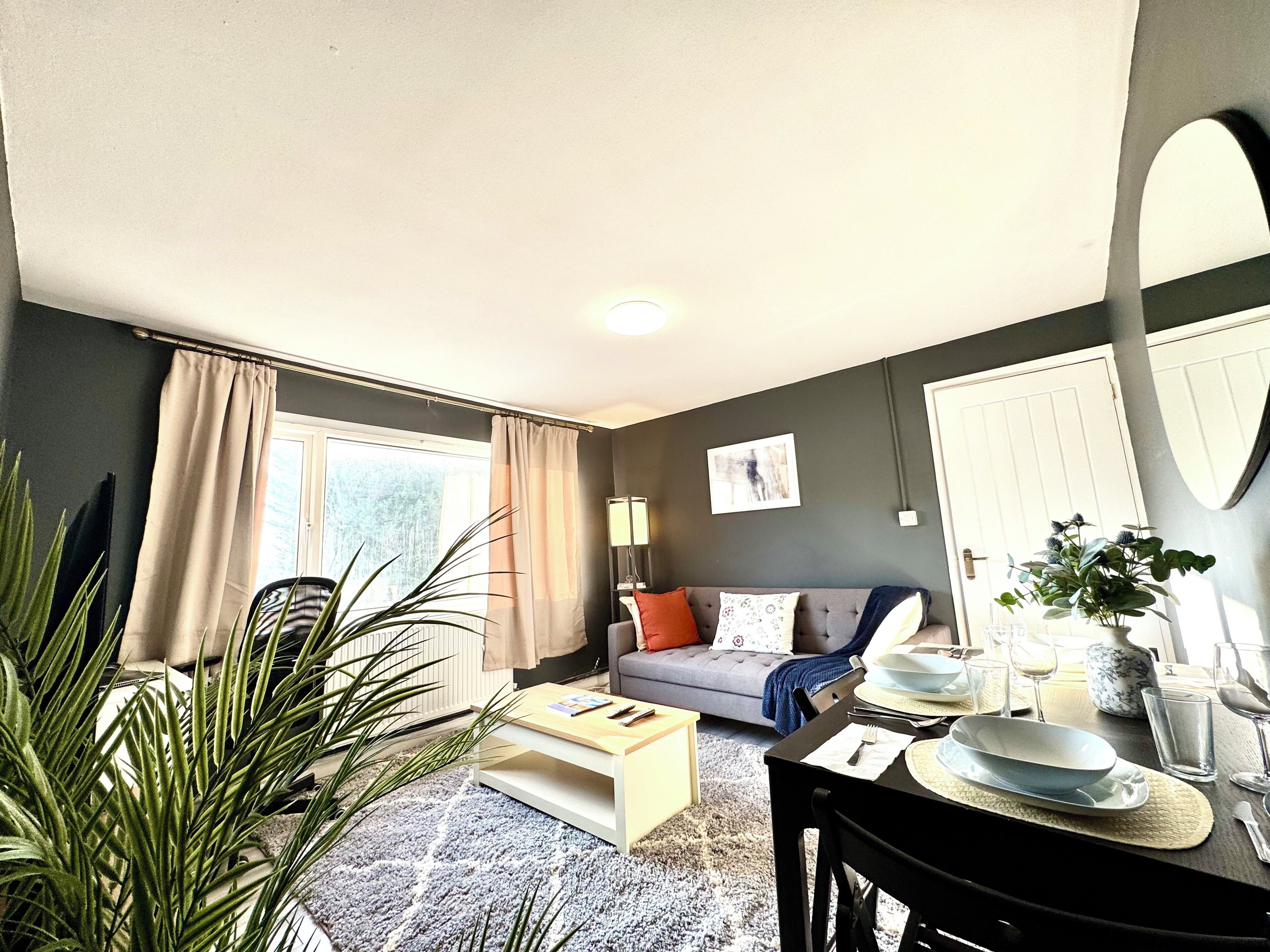 Cosy 2 Bed Flat, ~6 Guests, 4+ Free Parking Rg28py, - Reading