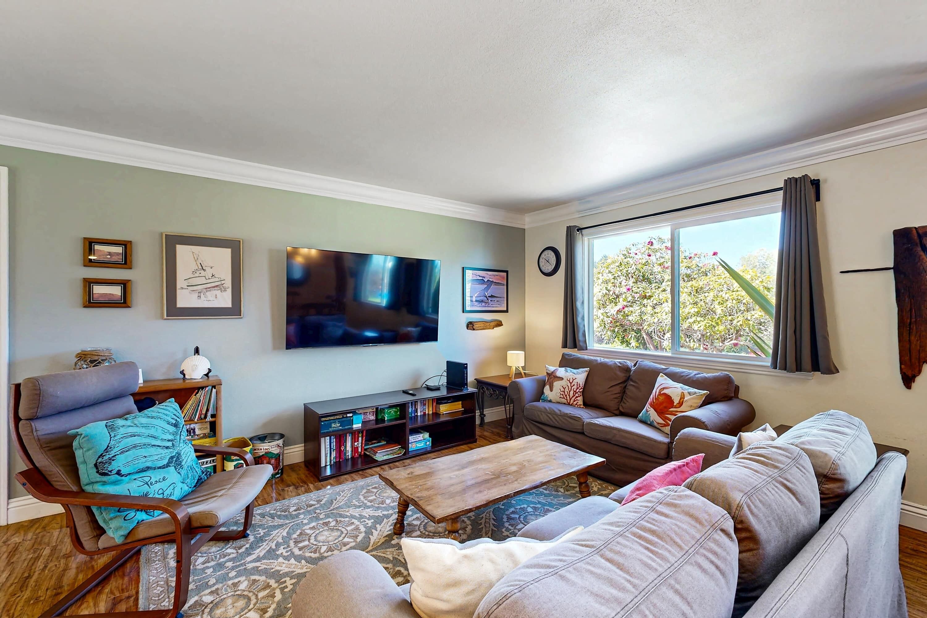 Charming Fort Bragg Home With Ping-pong & Fire Pit - Fort Bragg, CA