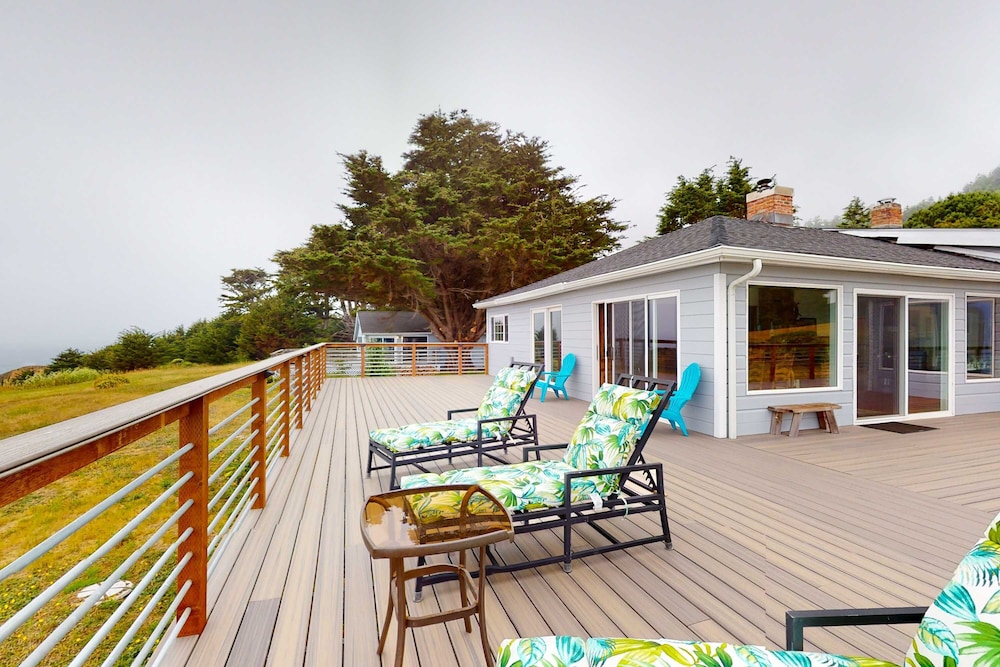 Stunning Ocean Bluff Estate in Elk w Views, Deck - Mendocino County | Vrbo