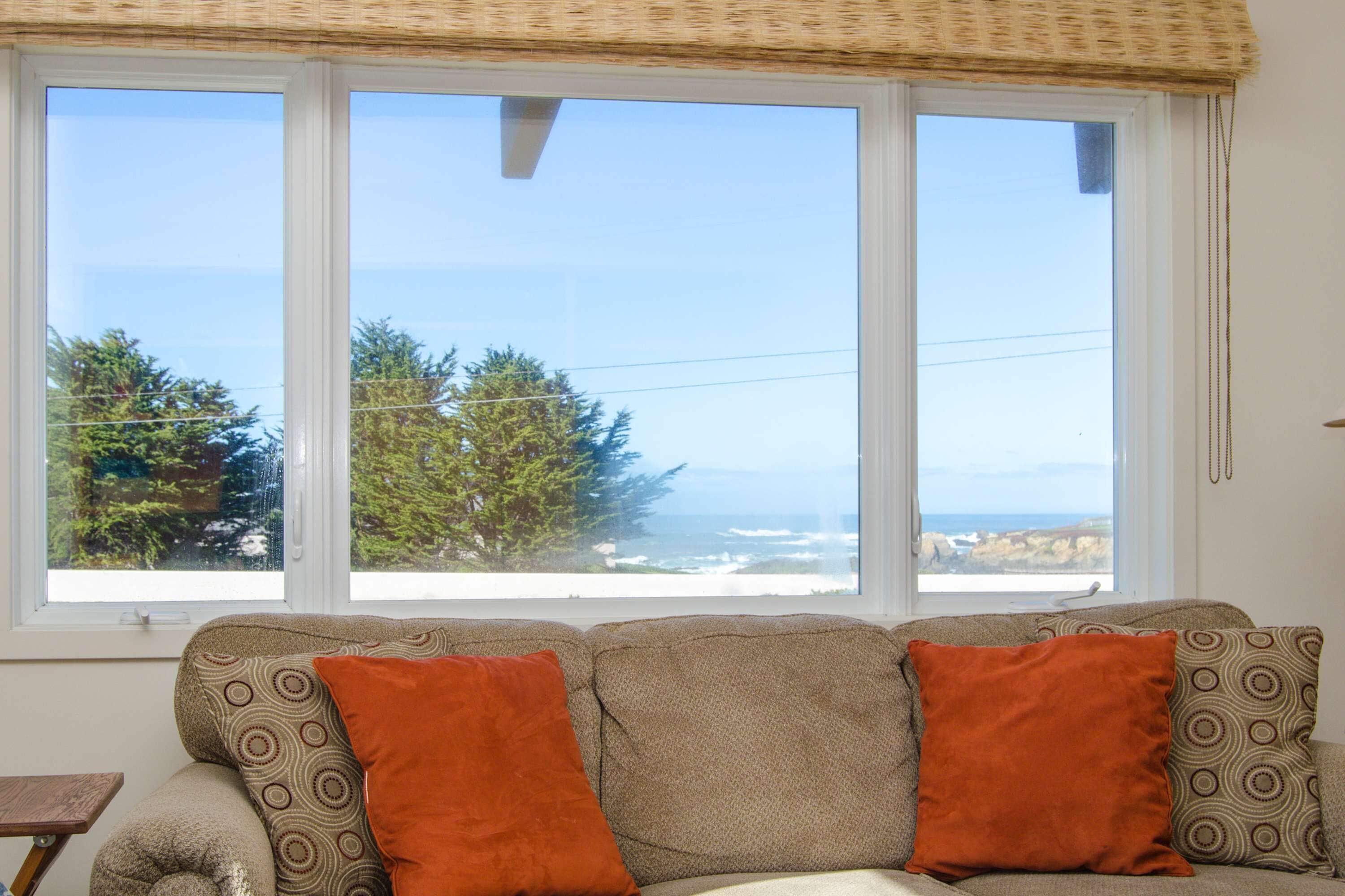 Coastal Bliss - Private Hot Tub, Ocean Views, Pets - Fort Bragg, CA