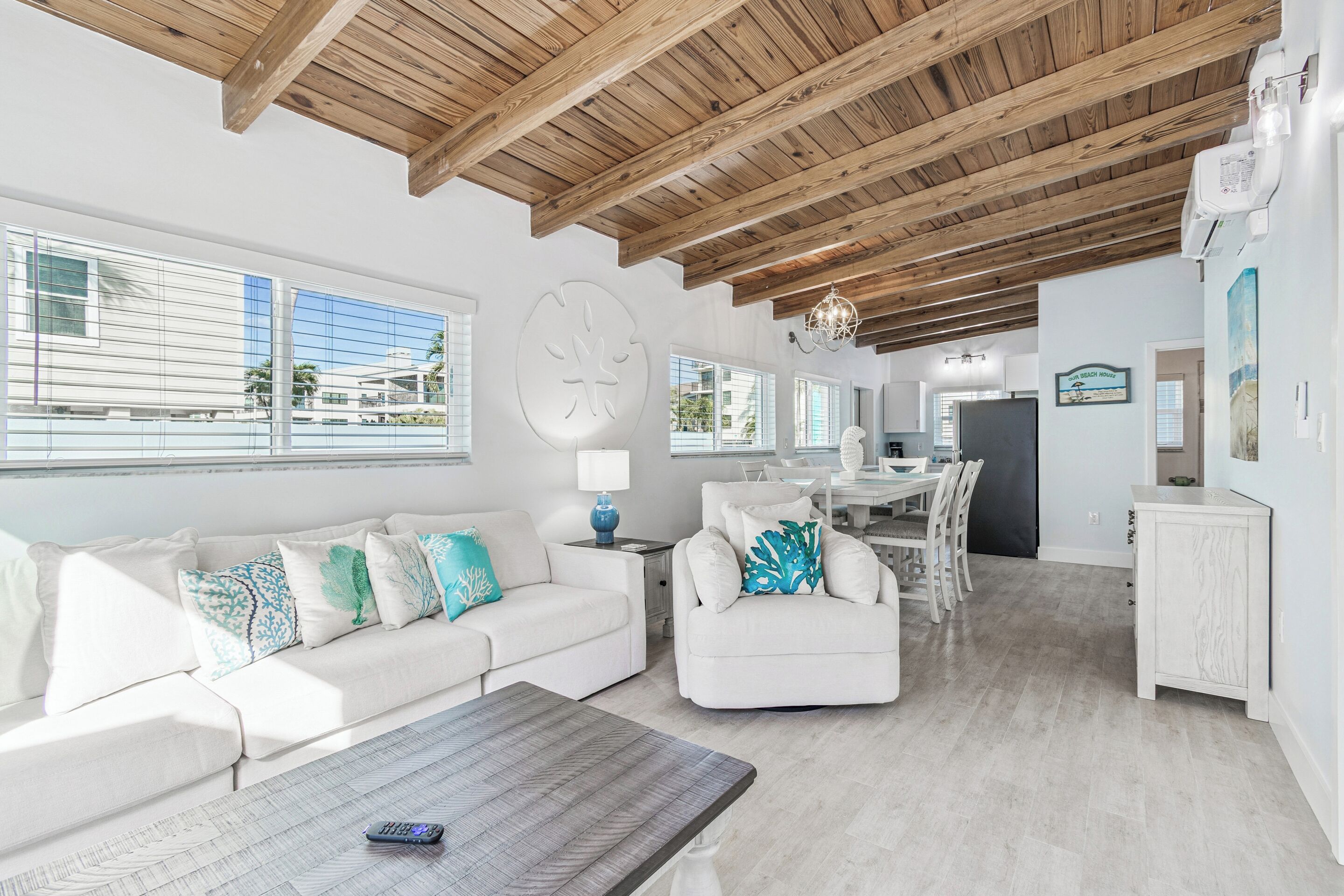 Beach Bliss 3-bd Beach Cottage W- Pool & Direct Beach Access In Indian Shores Fl - Madeira Beach, FL